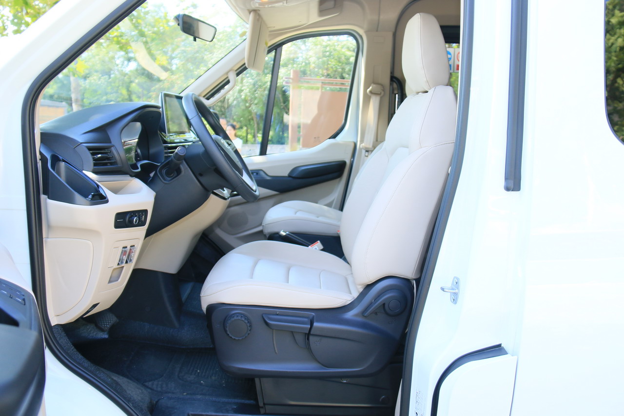 【上汽大通MAXUS2019款上汽MAXUS V90 2.0T自动智达后驱单胎长轴高顶9座】报价_参数_图片 – 新浪汽车